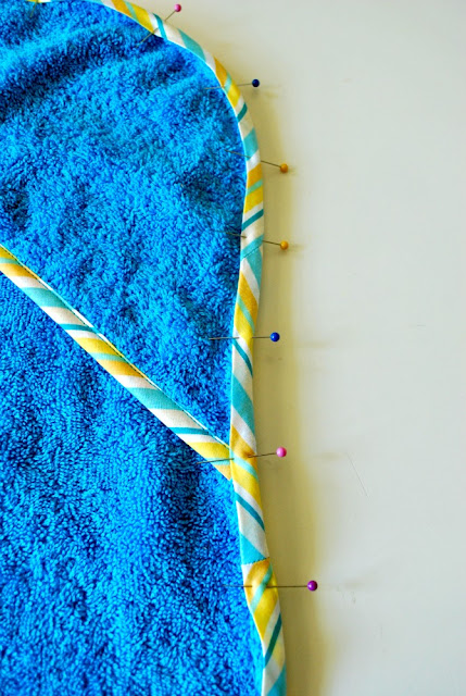 Larissa Another Day: Hooded Baby Towel: Tutorial