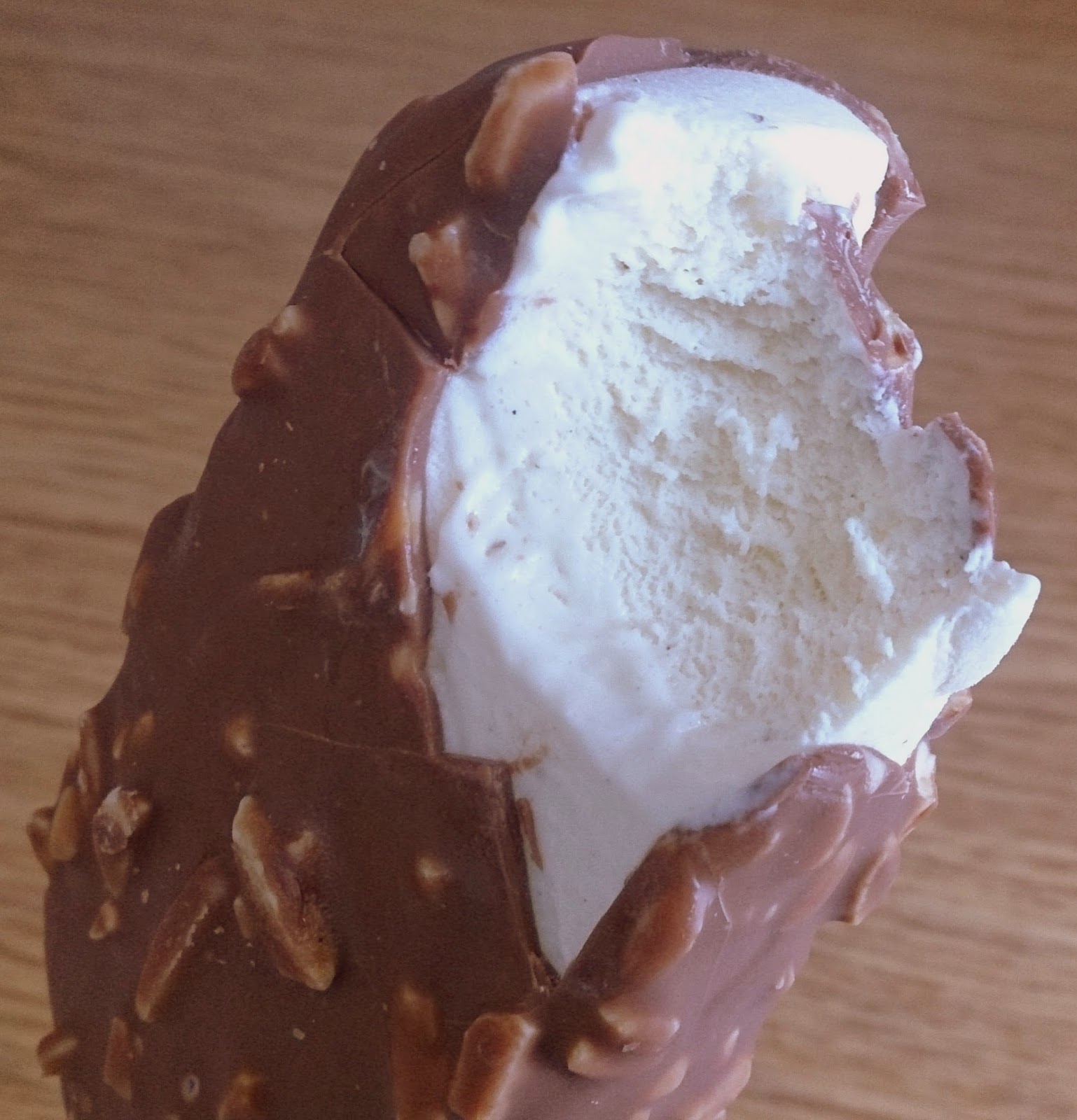 Chwile zasłodzenia: lody na patyku Magnum Almond