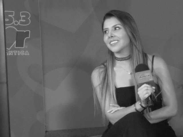 internautaSOY: SANDRA VILLALOBOS UNA REINA CON MICROFONO