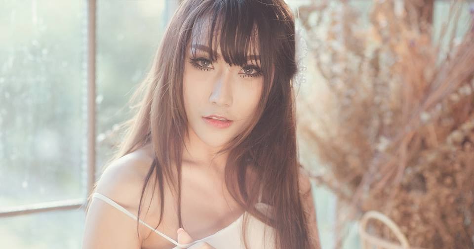 ប្រលោមលោកខ្លី: Model : Ploylada Jaiya