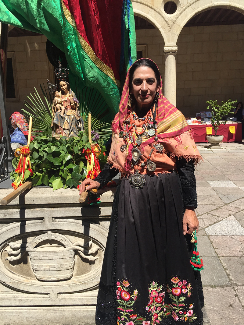 El Armario de Lady Marlo: Mantón "de coral"