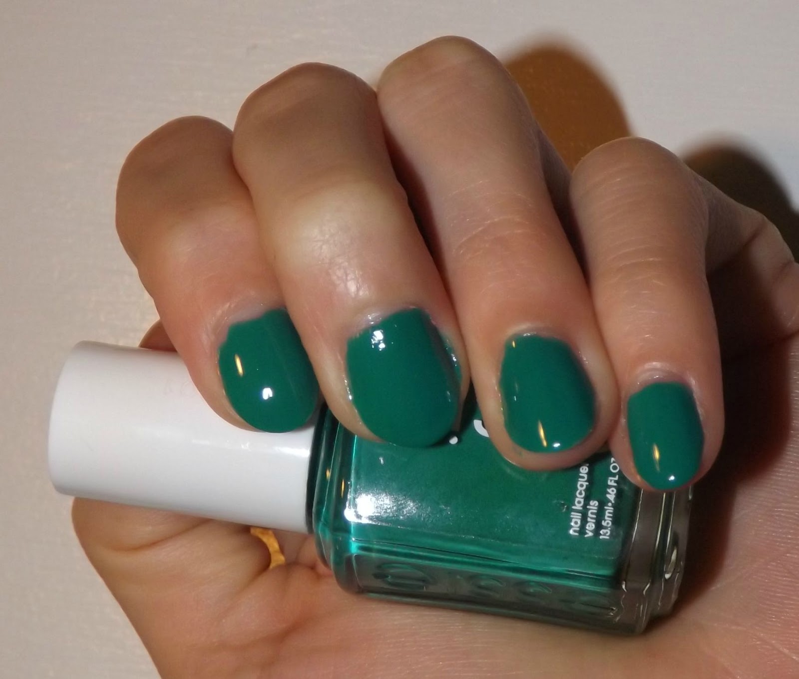Perfectly Polished 12: Essie Perfectly Polished 12: Essie