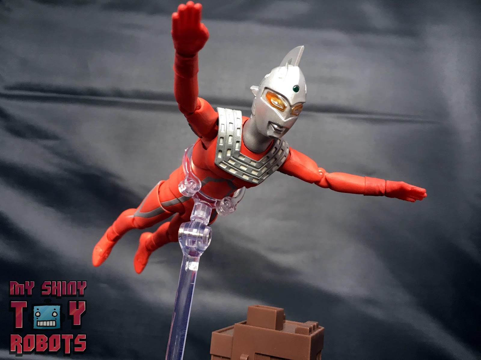 My Shiny Toy Robots: Toybox REVIEW: S.H. Figuarts Ultraseven