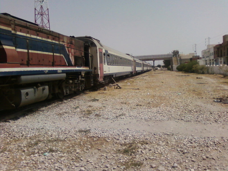 tac & tel: SNCFT train a la gare d'eljem tunisie