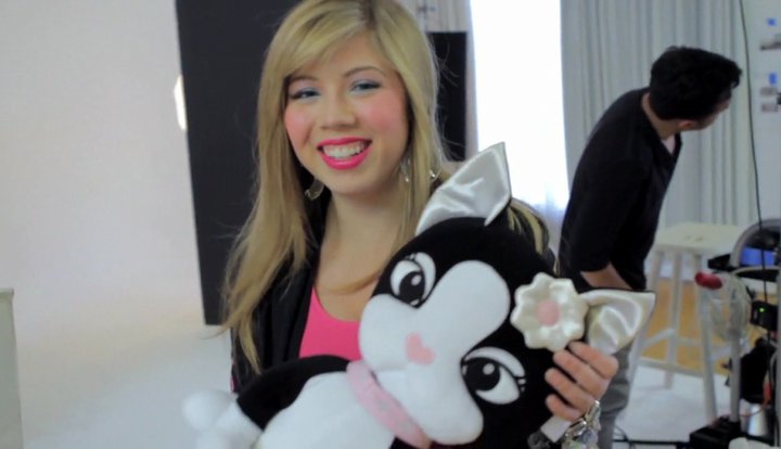 Always MCcurdian: Rebecca Bonbon Photoshoot- Jennette McCurdy - Behind ...
