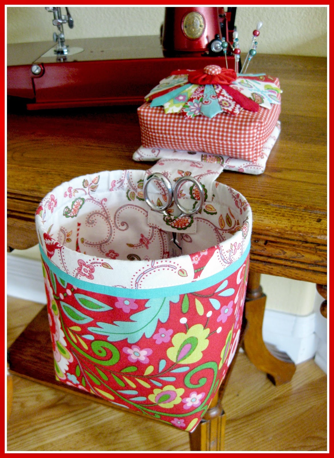 T. in the Burg: My Dreamy Dresden Thread Catcher Pattern is Now Available!