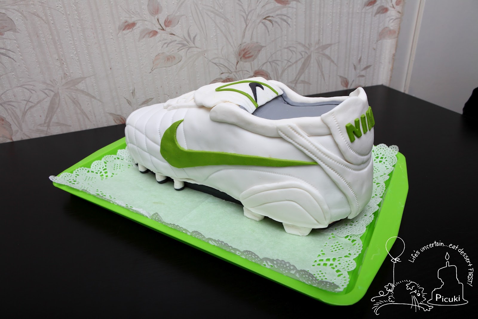 Picuki: Foci cipõ torta