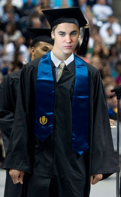 Lil Gossips: Justin Bieber missed his High School Graduation!
