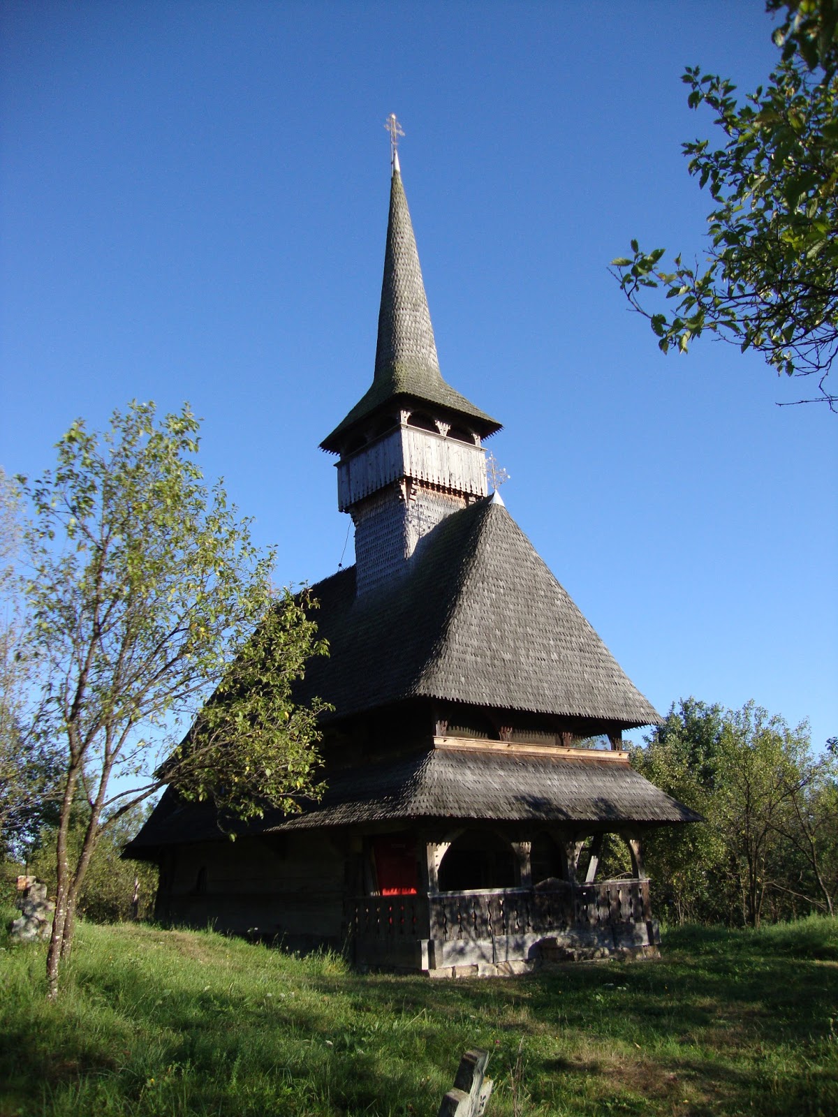TUDOR PHOTO BLOG: Maramures,Romania - Biserica de Lemn din Barsana (UNESCO)