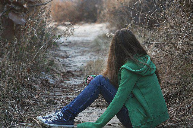 Hot Love Quote: Alone sad girl | Alone sad girl wallpapers | Alone sad ...