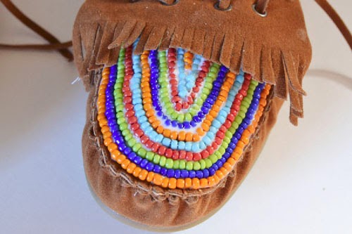 iLoveToCreate Blog: Easy Beaded Moccasins Tutorial