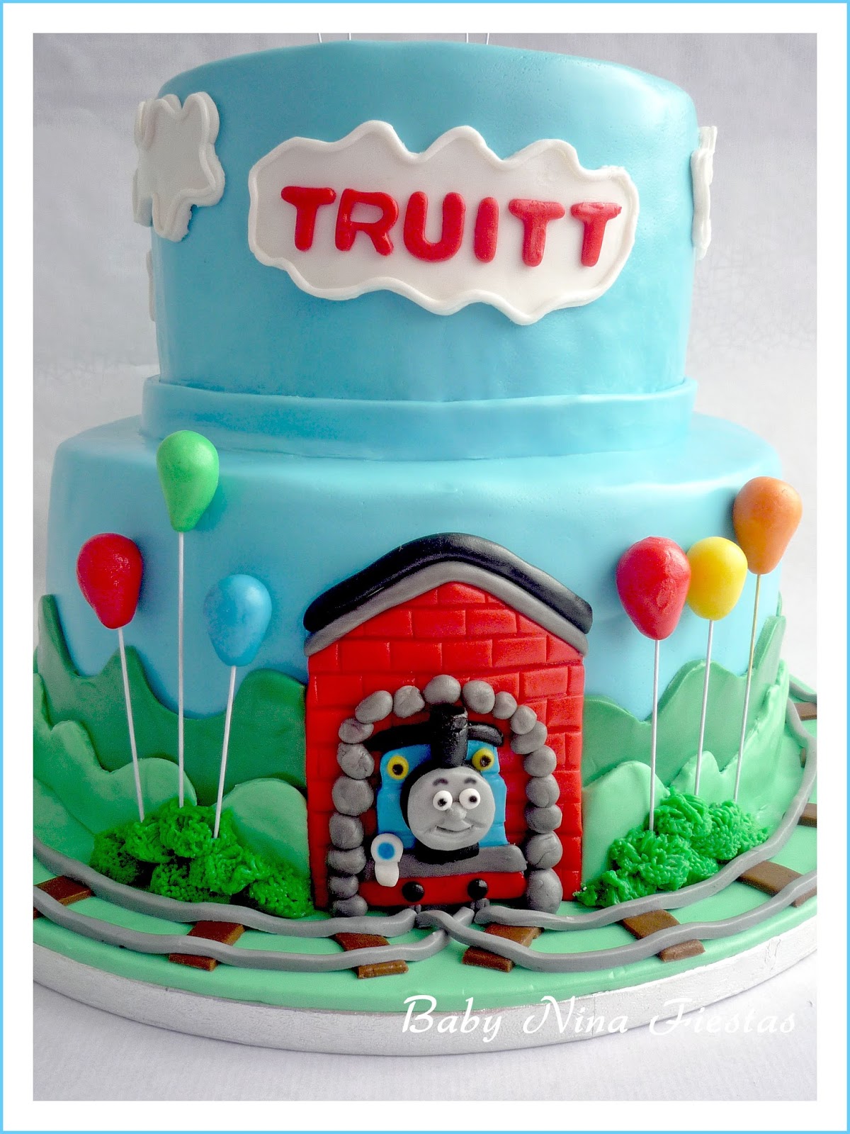 Baby Nina Fiestas: Tarta fondant Thomas the train para Truitt