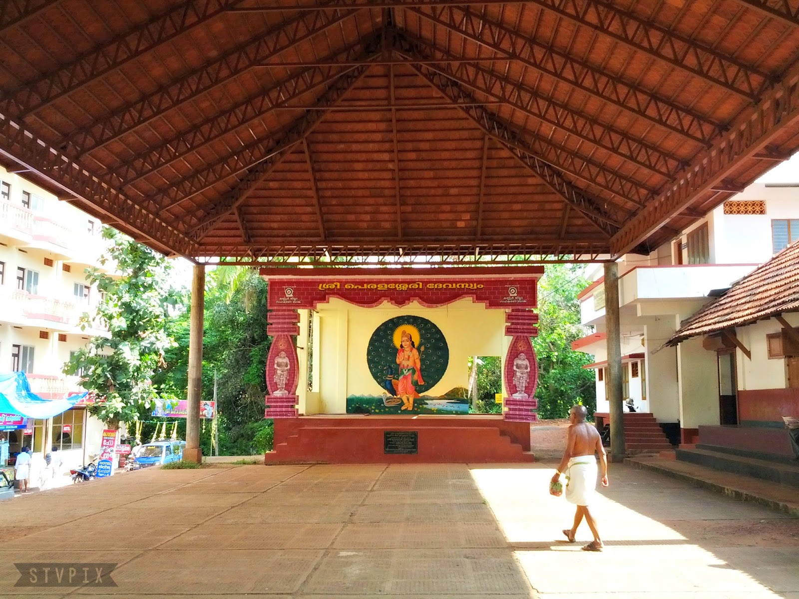 Stv Pix: Peralassery Temple Hall.