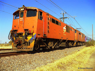 South African Railway News: Heading North, Trans Karoo at Boskuil ...