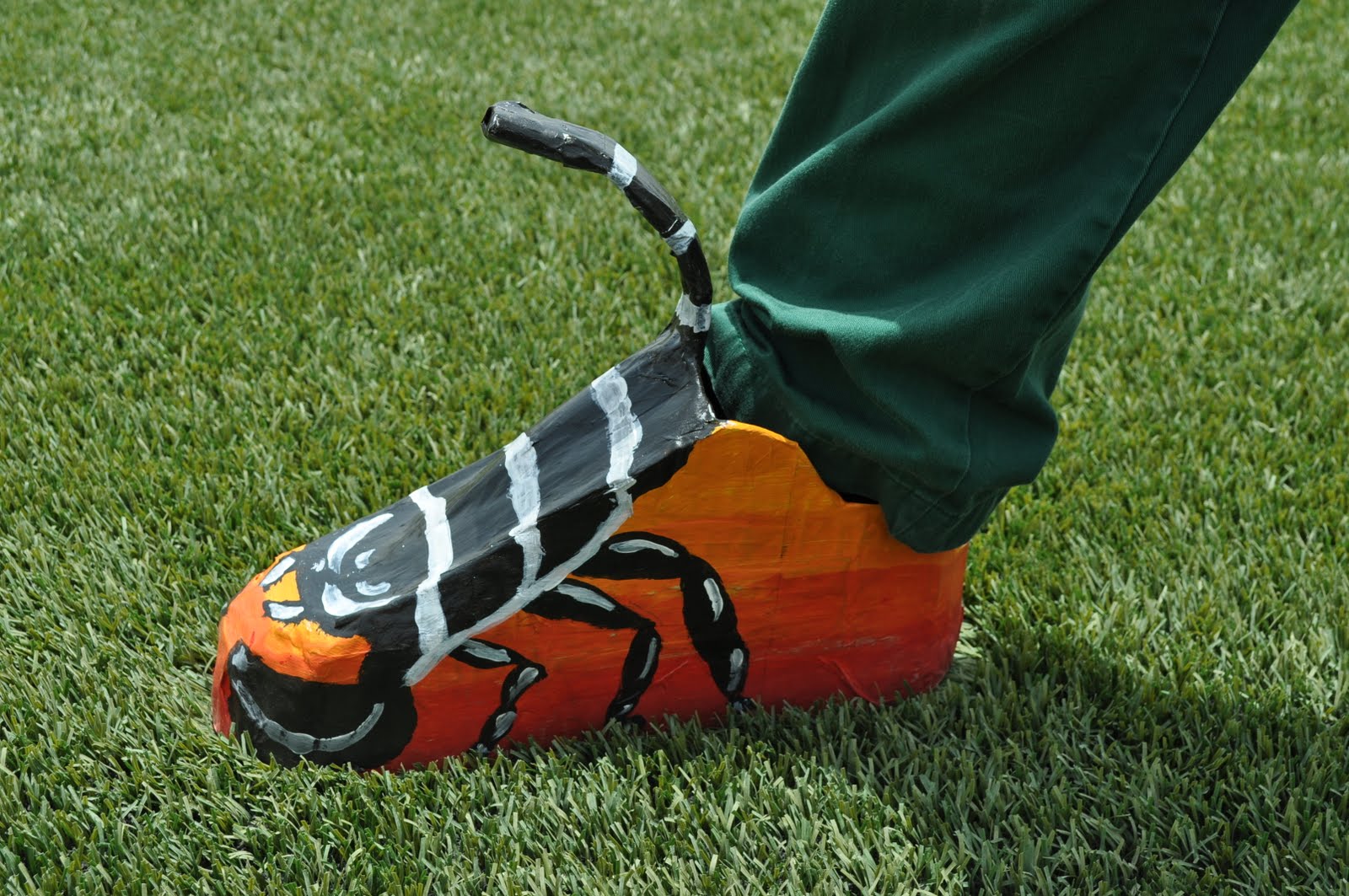 I teach art: Bug Shoe Design