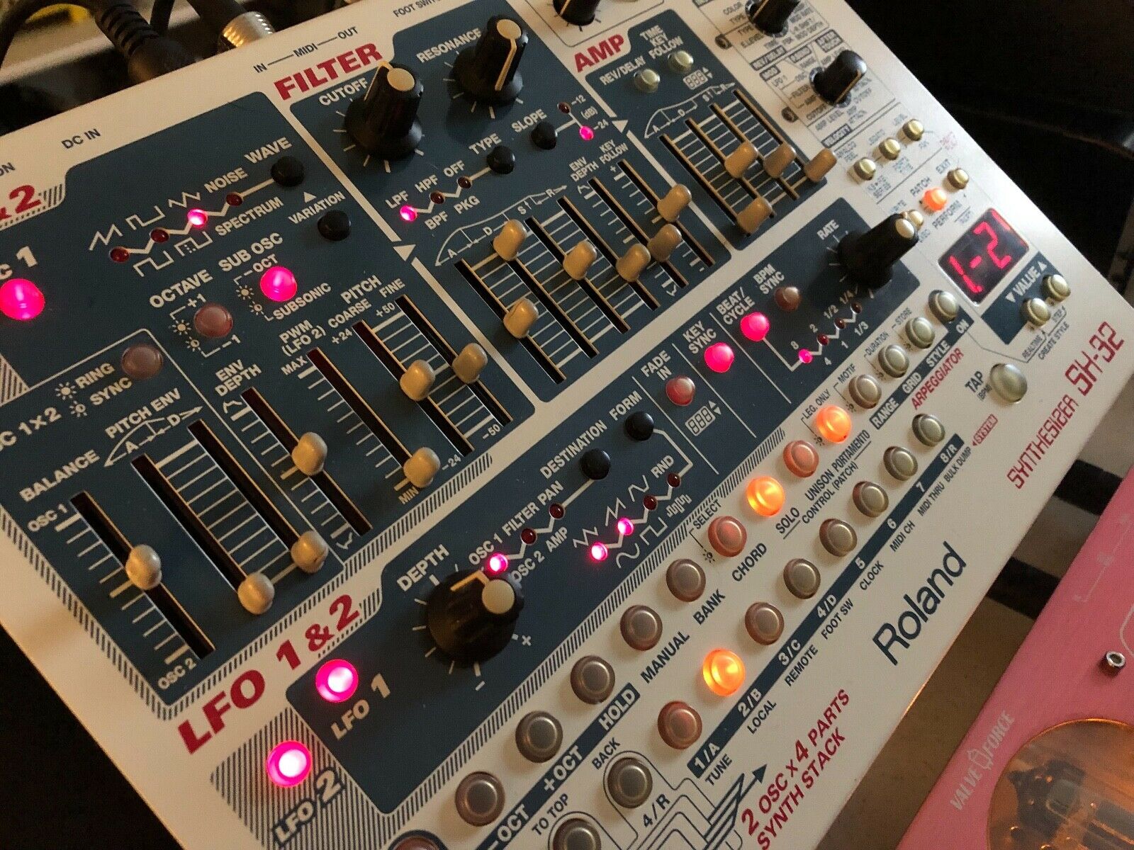 MATRIXSYNTH: Roland SH-32 Desktop VA Synthesizer