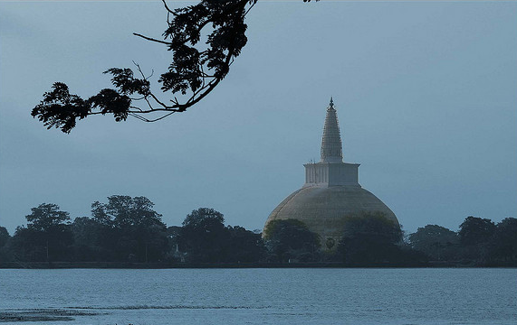 Ruvanvalisaya ~ Sri Lankan Tourism