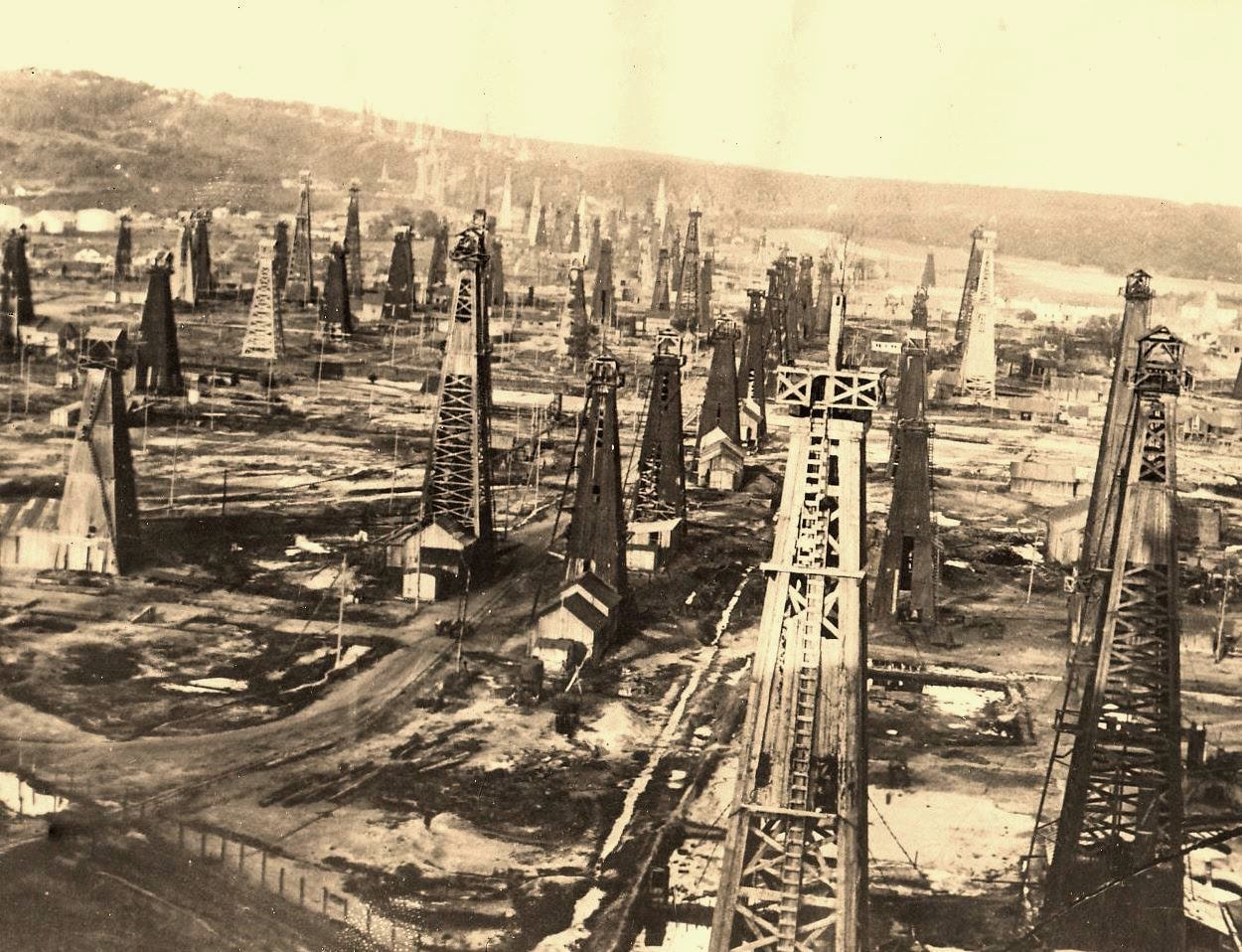 Petroblog: Interwar romanian oilfields