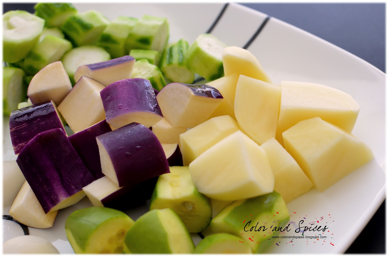 Color and Spices: Kumro saag-er chochori