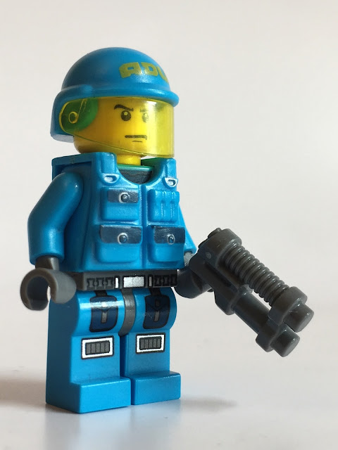 Lego Minifigure pictures: Lego Space Alien Defense Unit ADU Minifigure ...