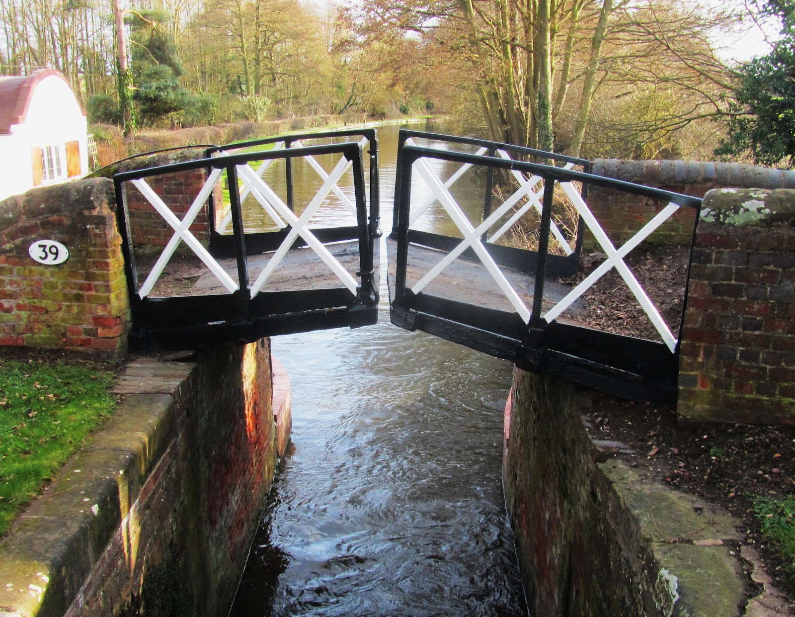 Phil & Julie's Adventure: England Canal History