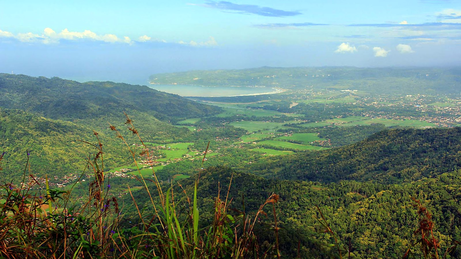 Gunung Lanang, Sensasi Menikmati Panorama Kota Pacitan dari Ketinggian ...