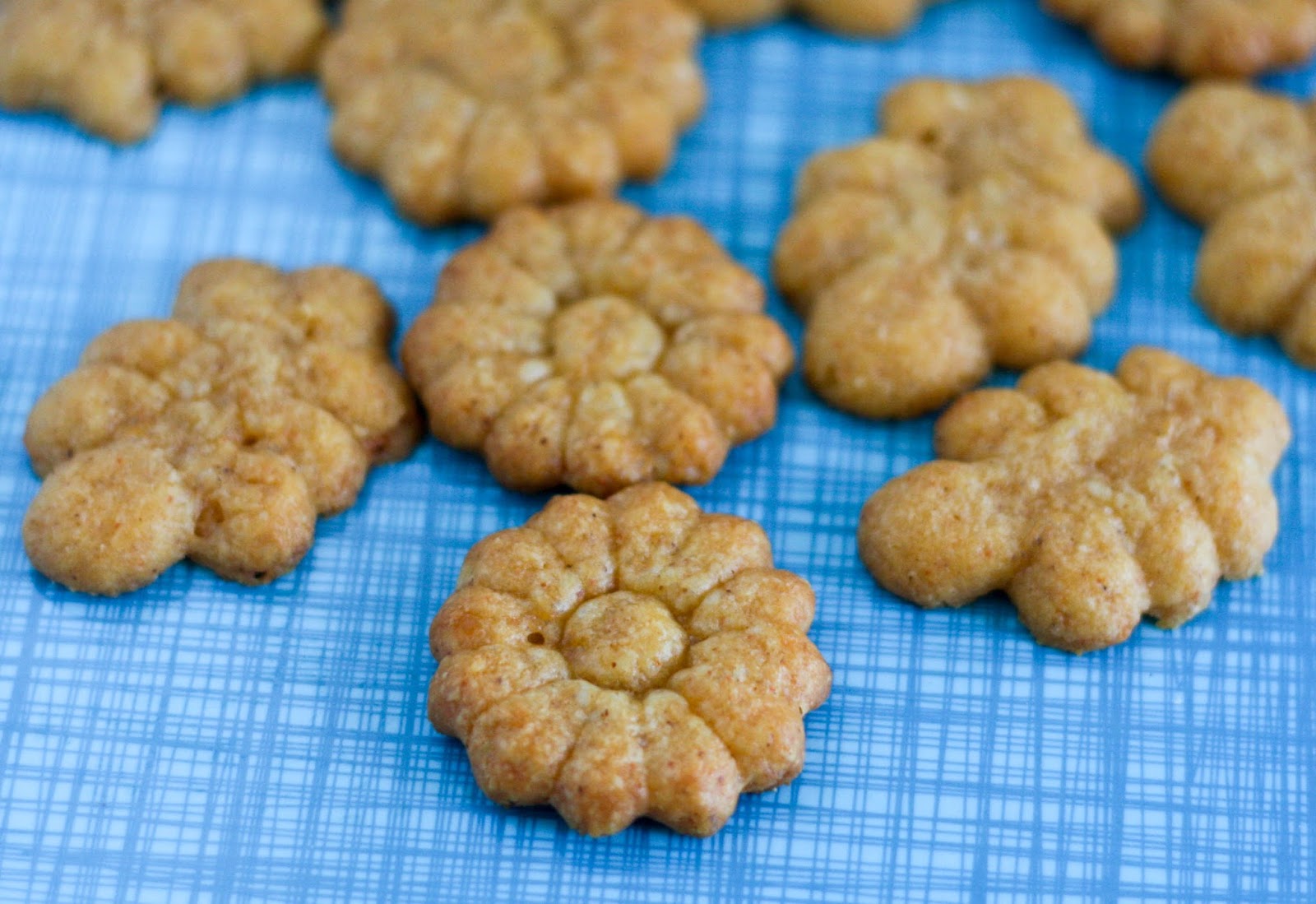 Spicy Cheddar Crackers – Coconut & Lime