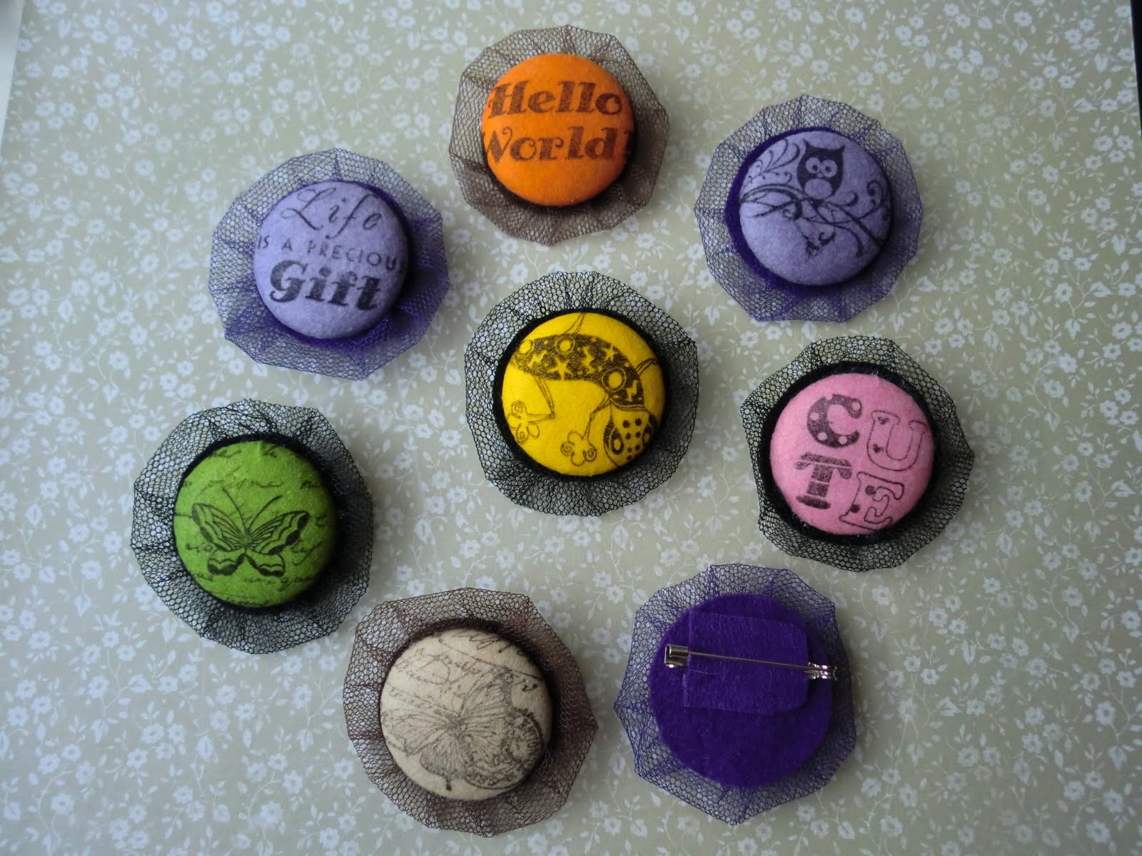 Mil Ideas: Broches con botones forrados