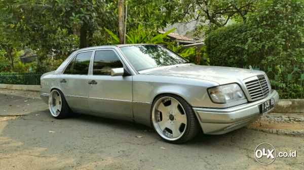 Mercy E220 / W124 1994 Silver Mt - Mercy Bekas - Barang Second Tapi Bagus