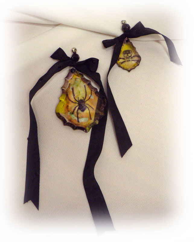 Glitter Tart Designs: Halloween Light Charms or Fan Pulls