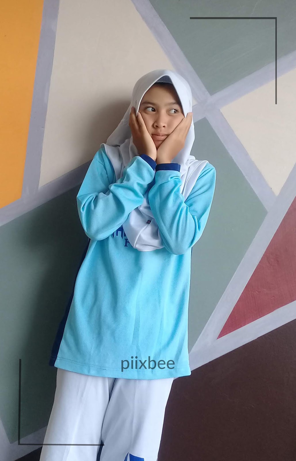 Cara memotong foto dengan mudah di Adobe Photoshop | piixbee design