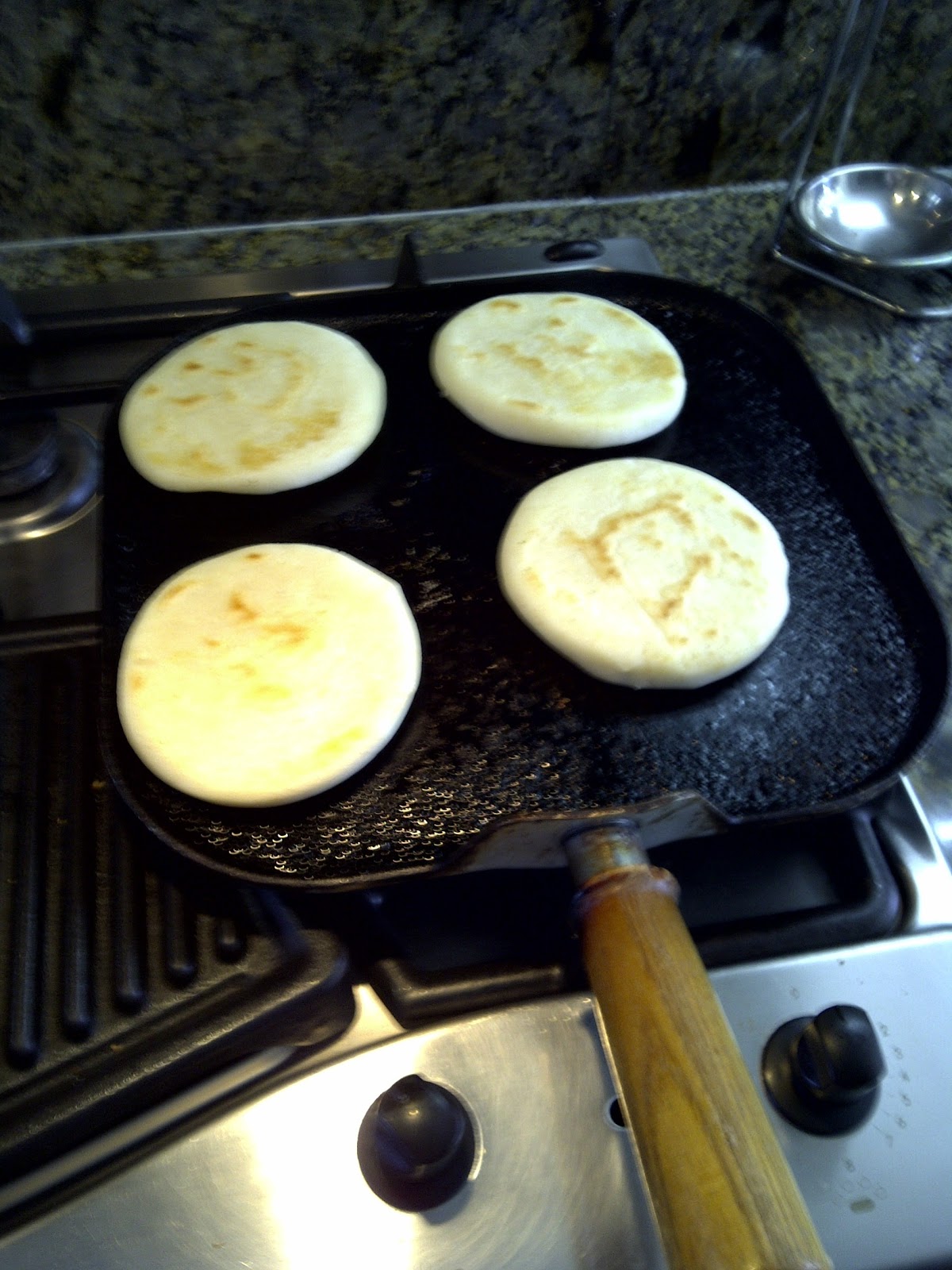 Arepas con Carne Asada ~ Cocina Zuliana