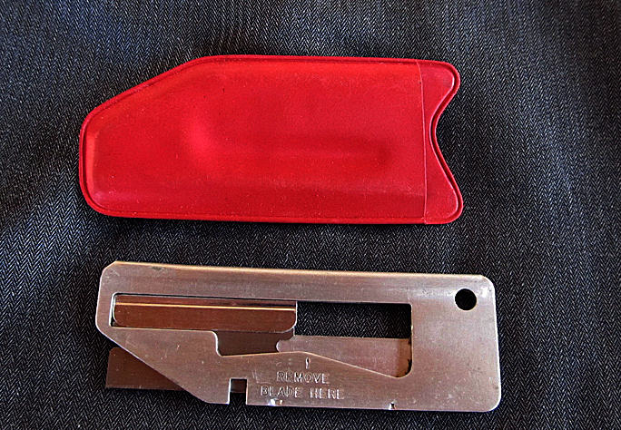 The Knife Edge: One Man, So Many Knives©: Box cutters