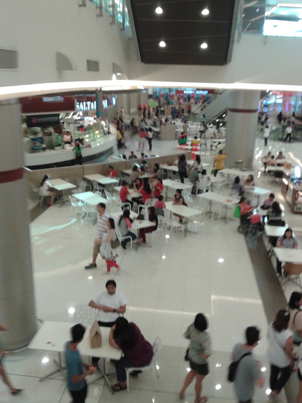 Glimpses and Glances: Just...Wow: The Robinsons Magnolia Mall in Quezon ...