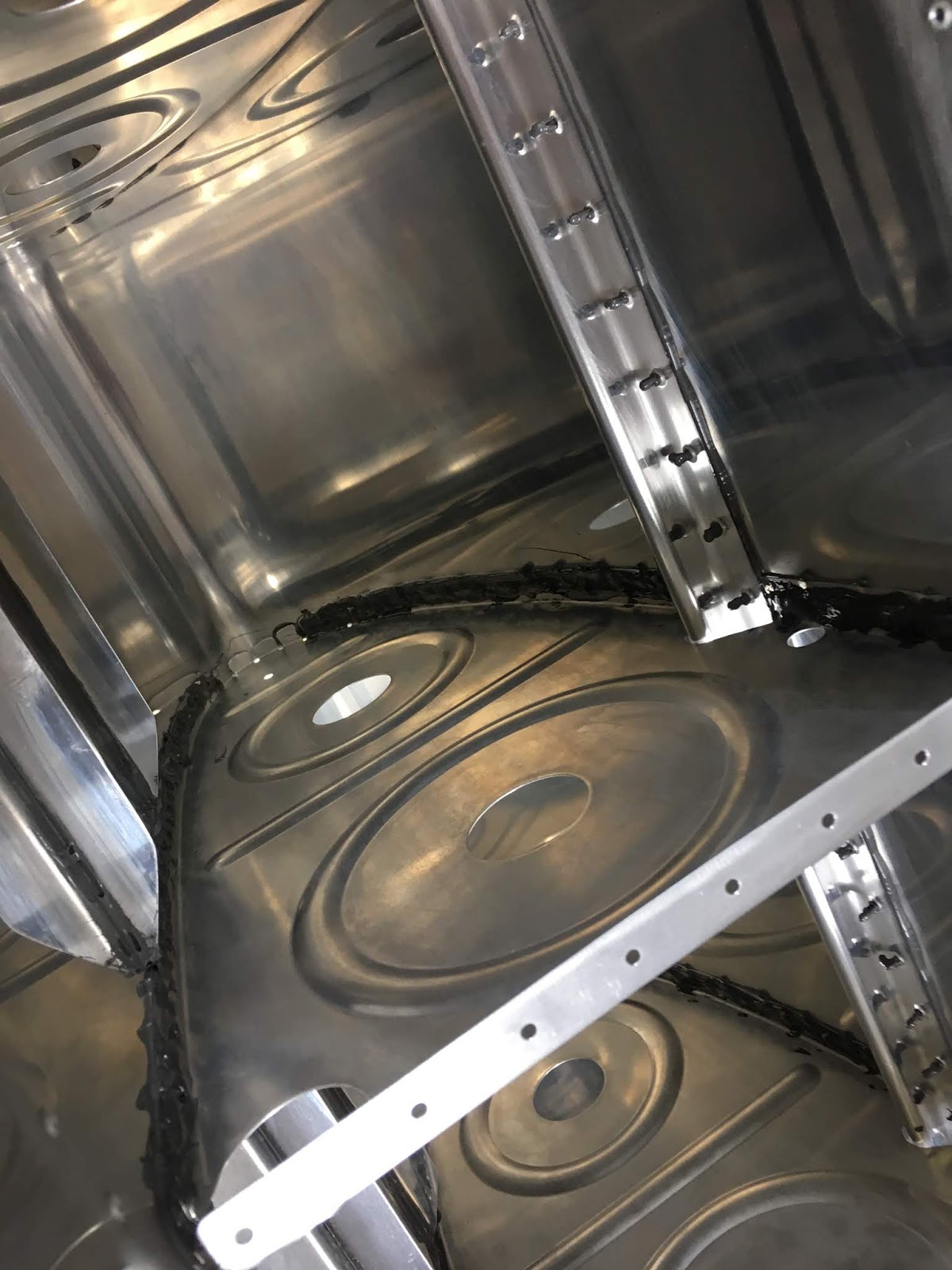 Alex's RV-14A Build Log: Section 18 - Fuel Tank (riveted ribs ...