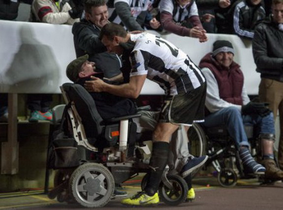 Pic of the day: Steven Taylor hugs disabled fan after Anzhi win ...