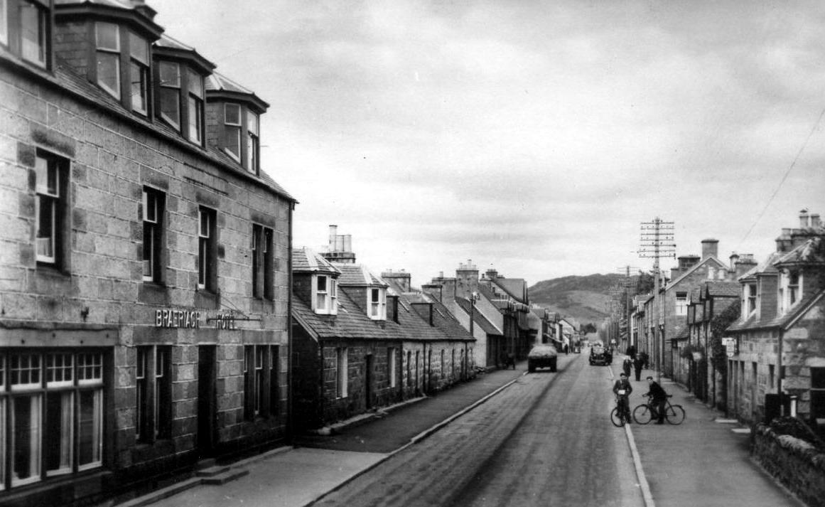 Tour Scotland: Old Photograph Braeriach Hotel Newtonmore Scotland