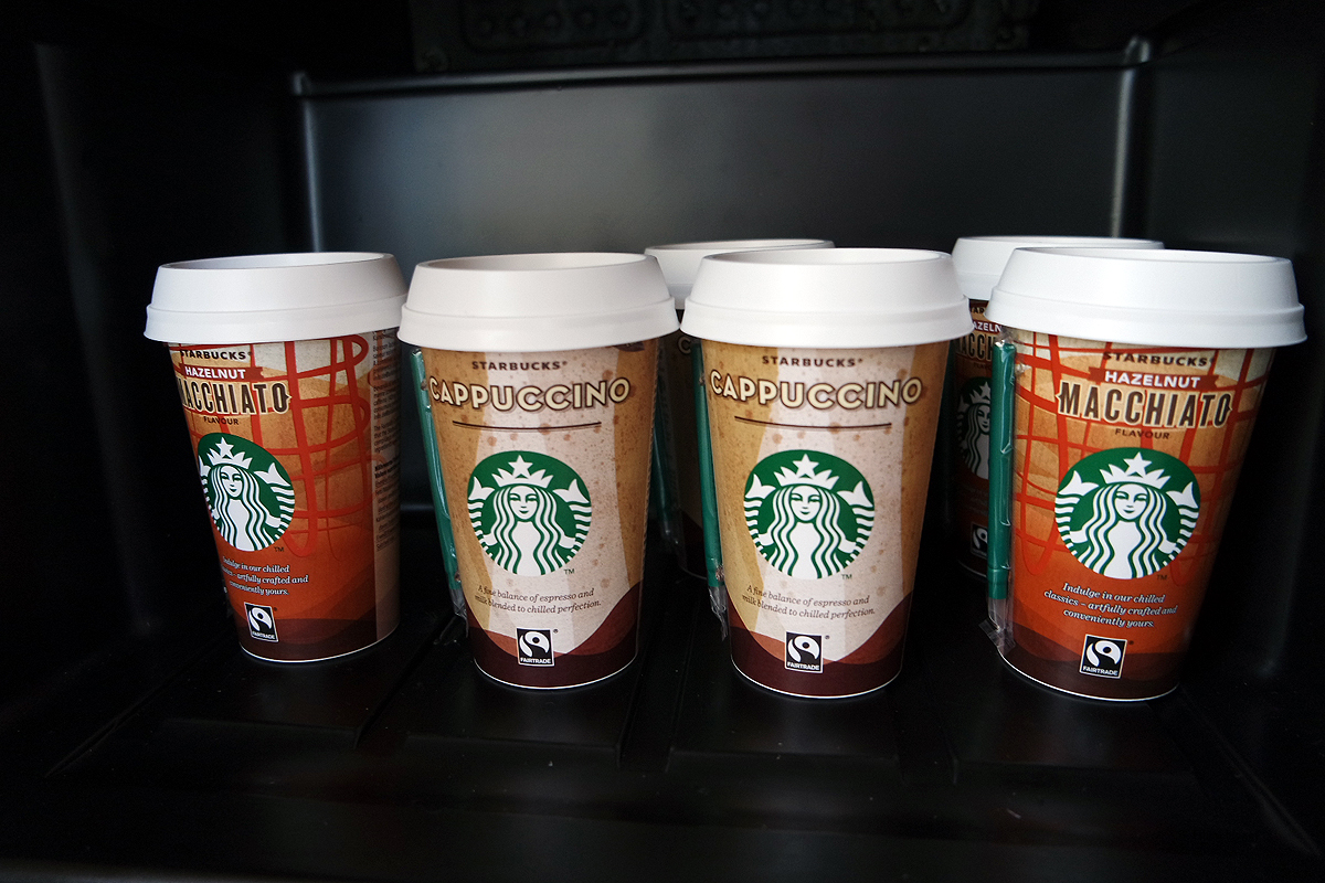 Cool oder Kult, im Garten mit Starbucks Coffee To Go - Filine bloggt