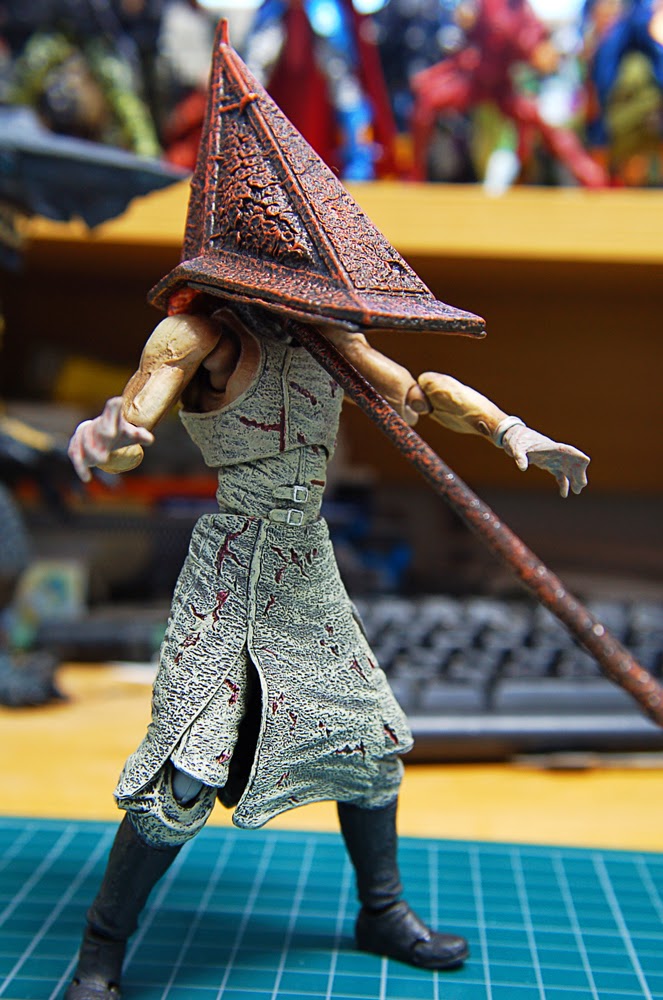 Plastic Heap: figma Silent Hill Red Pyramid Thing aka Pyramid Head