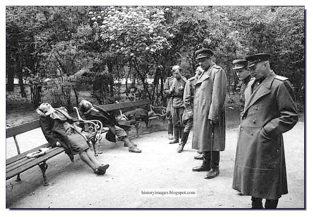 HISTORY IN IMAGES: Pictures Of War, History , WW2: Downfall: The ...