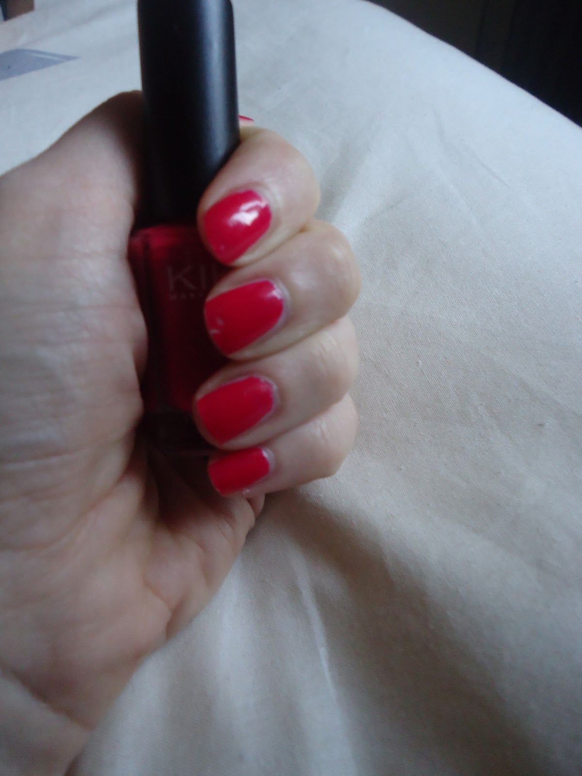 Caro Diario...: Smalto del giorno - Kiko 361 - Rosso Fragola