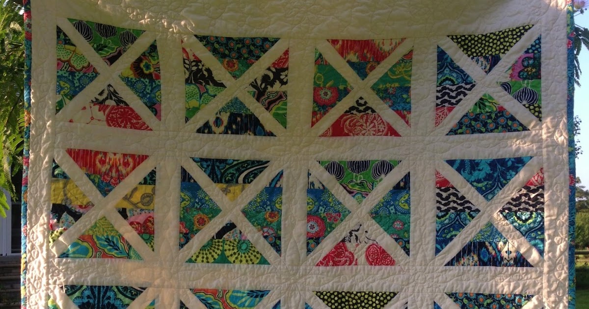 Quilty Sewing: Pictures of finished Scrappy Garden Trellis Quilt