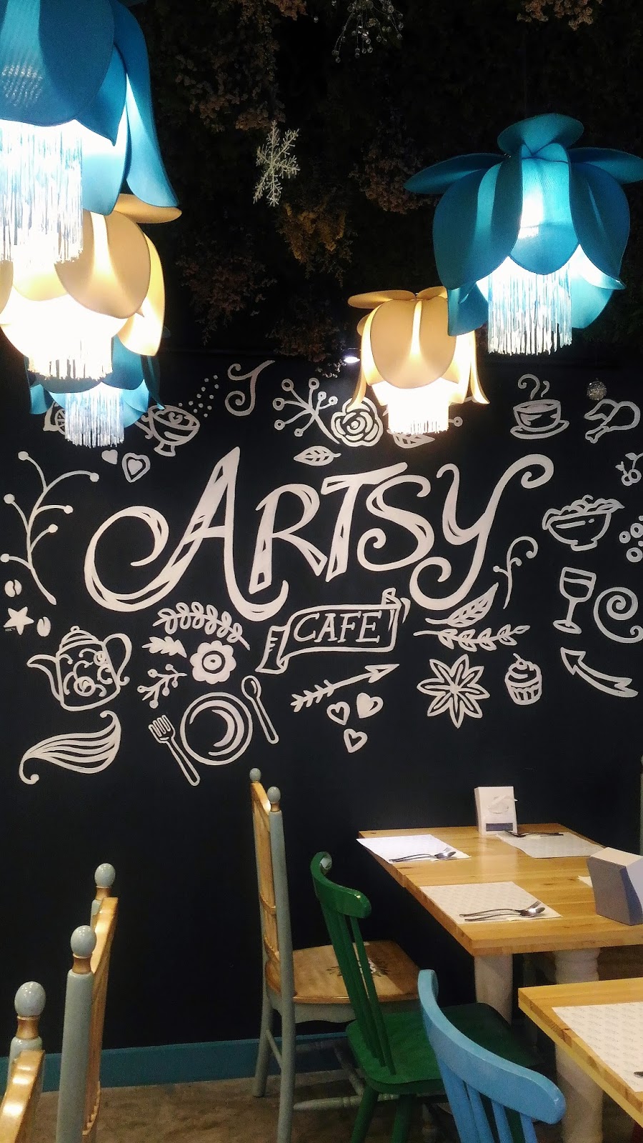 Lucky Citrine: Artsy Cafe, Panay Avenue