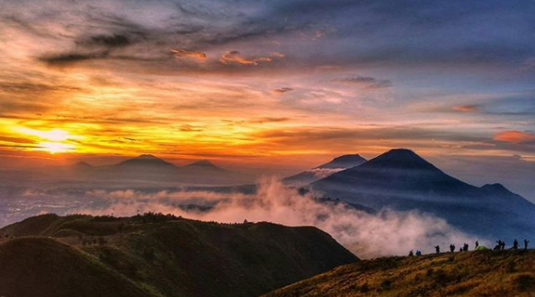 Gallery Foto Indahnya Gunung Prau Dieng, Wonosobo - JanganLupaBahagia.com