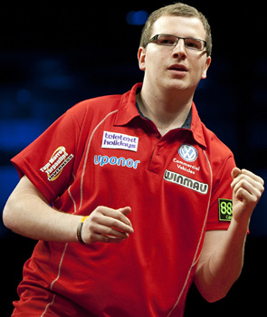 " DARTS - MADNESS ": MARK WEBSTER 5-3 JAN DEKKER