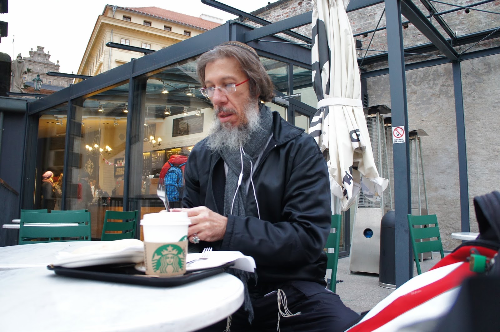 JACOB JR, MY JEWISH WORLD. STARBUCKS PRAHA CASTLE. PRAHA/CZECH REPUBLIC.