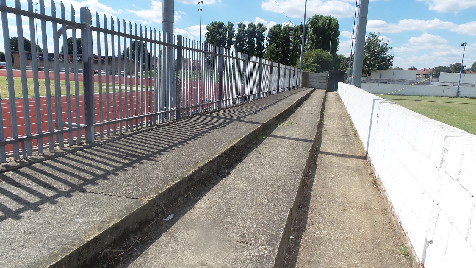 The Wycombe Wanderer: Barking FC - Mayesbrook Park