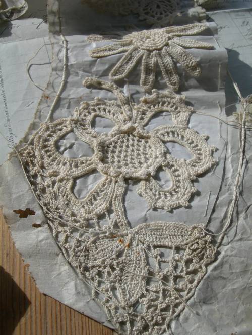 Irish Crochet Together: Antique of the Week--Look into the Past!