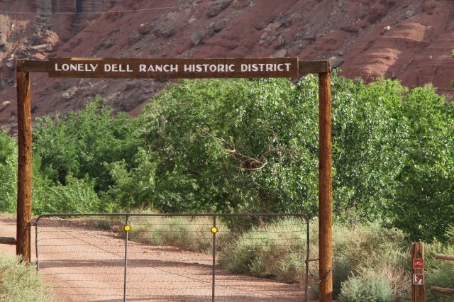 The Pioneer/Honeymoon Trail: A Day At Lees Ferry (Day 25)