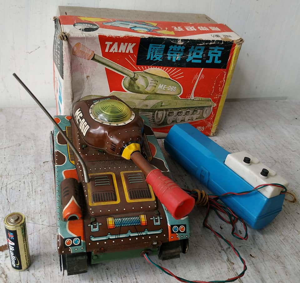 Toys Museum : Mainan Kaleng Jadul Mobil Tank NOS - 750 rb